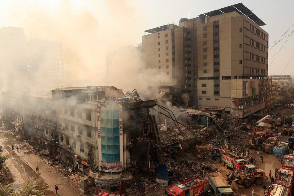 Rescue teams clear basement as Karachi mall fire death toll reaches at least 23 | Nukta